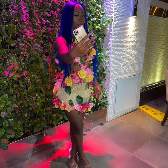 Hand made JT birthday dress. Fit size 2 or 4.